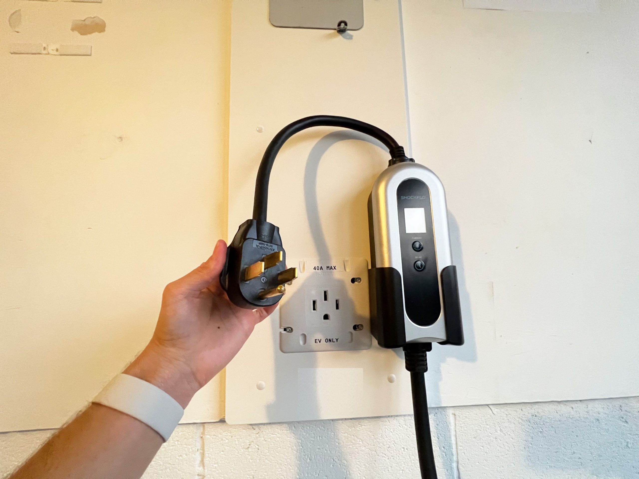 Which Way Up Should Your NEMA 14 50 Plug Be EVchargerReviews