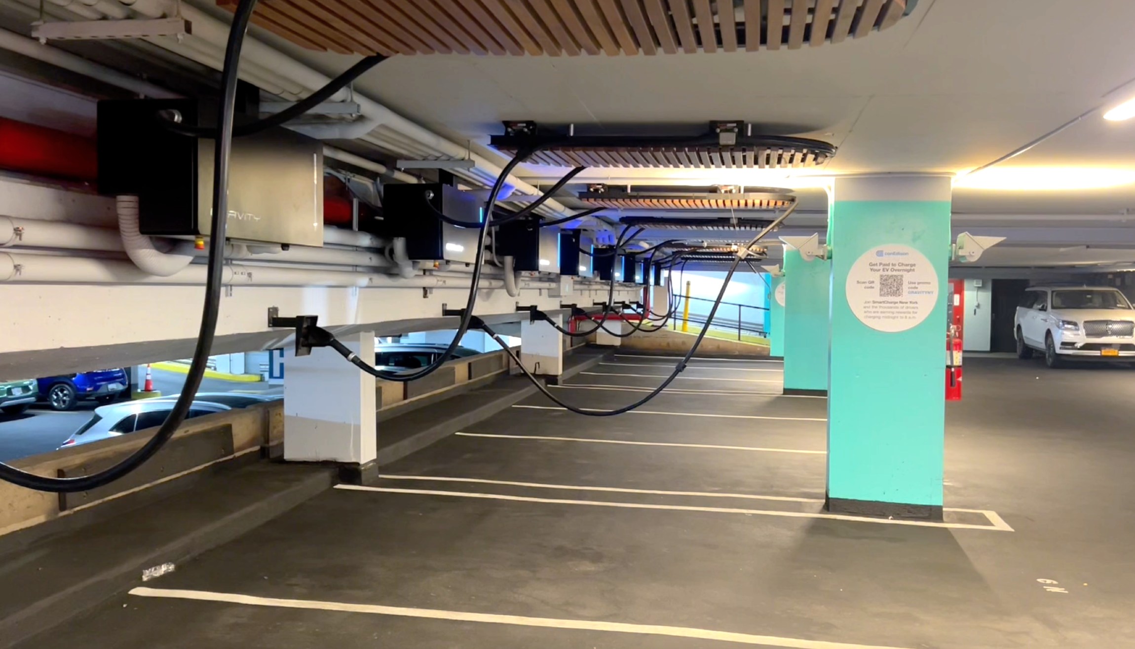 We found the fastest DC charging station in the USA [video ...