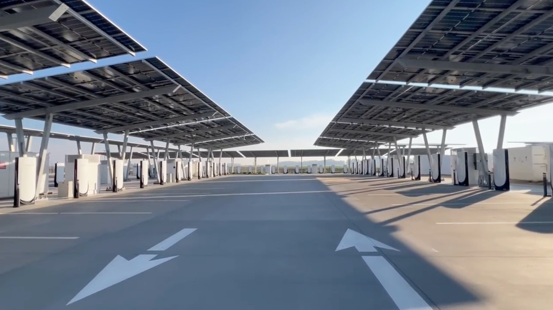 These are the LARGEST Supercharger Locations in the World - Tesla Oasis ...